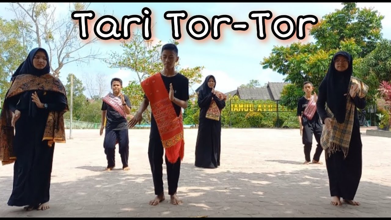 Tari Tor Tor Kelas VIII.6 #taritortor #taribatak #tarinusantara - YouTube