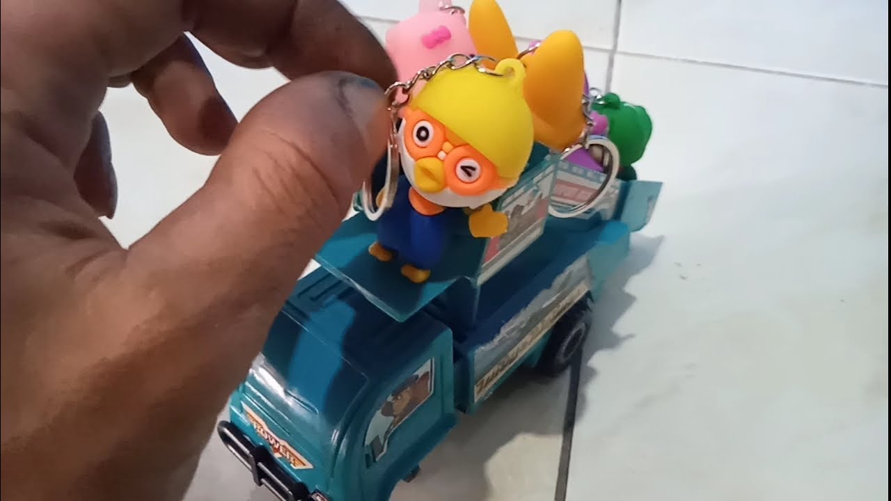 Pororo the little penguin naik mobil warna biru - YouTube