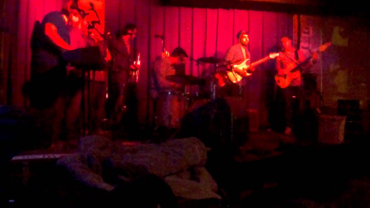 Essential Groove - All The Same (Live @ Wilbert's) - YouTube