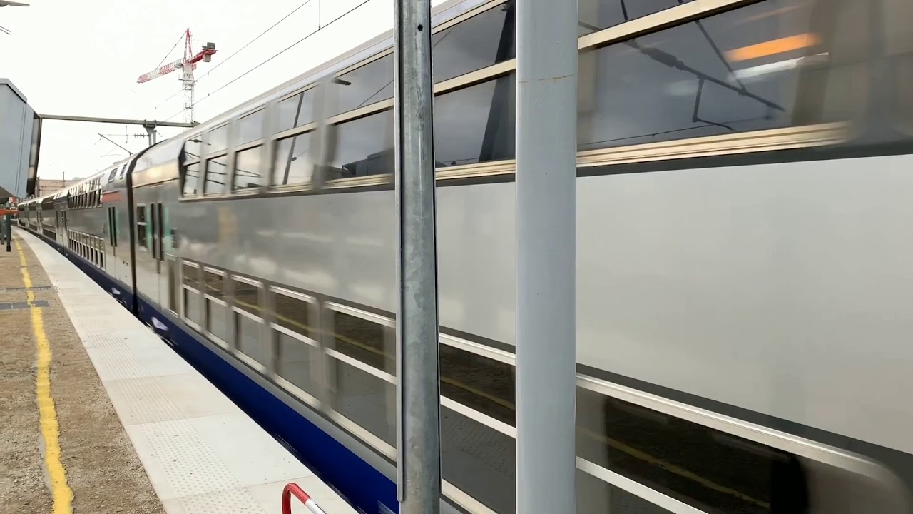 (Transillien Ligne J) Passage de V2N et VB2N en gare de Houilles ...