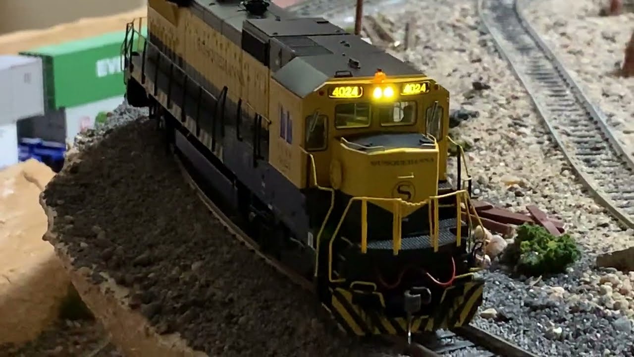 HO Scale Atlas Dash 8-40B Diesel Locomotive DCC ESU Sound Susquehanna ...