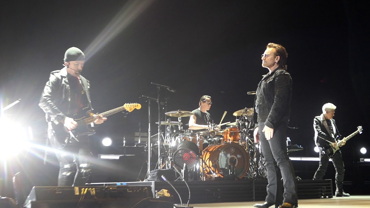 U2 Gloria, DUBLIN 2018-11-10 - first row !! Schioppo - YouTube