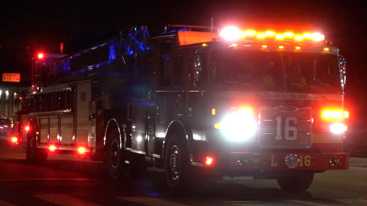 Philadelphia Fire Department Ladder 16 Responding - YouTube