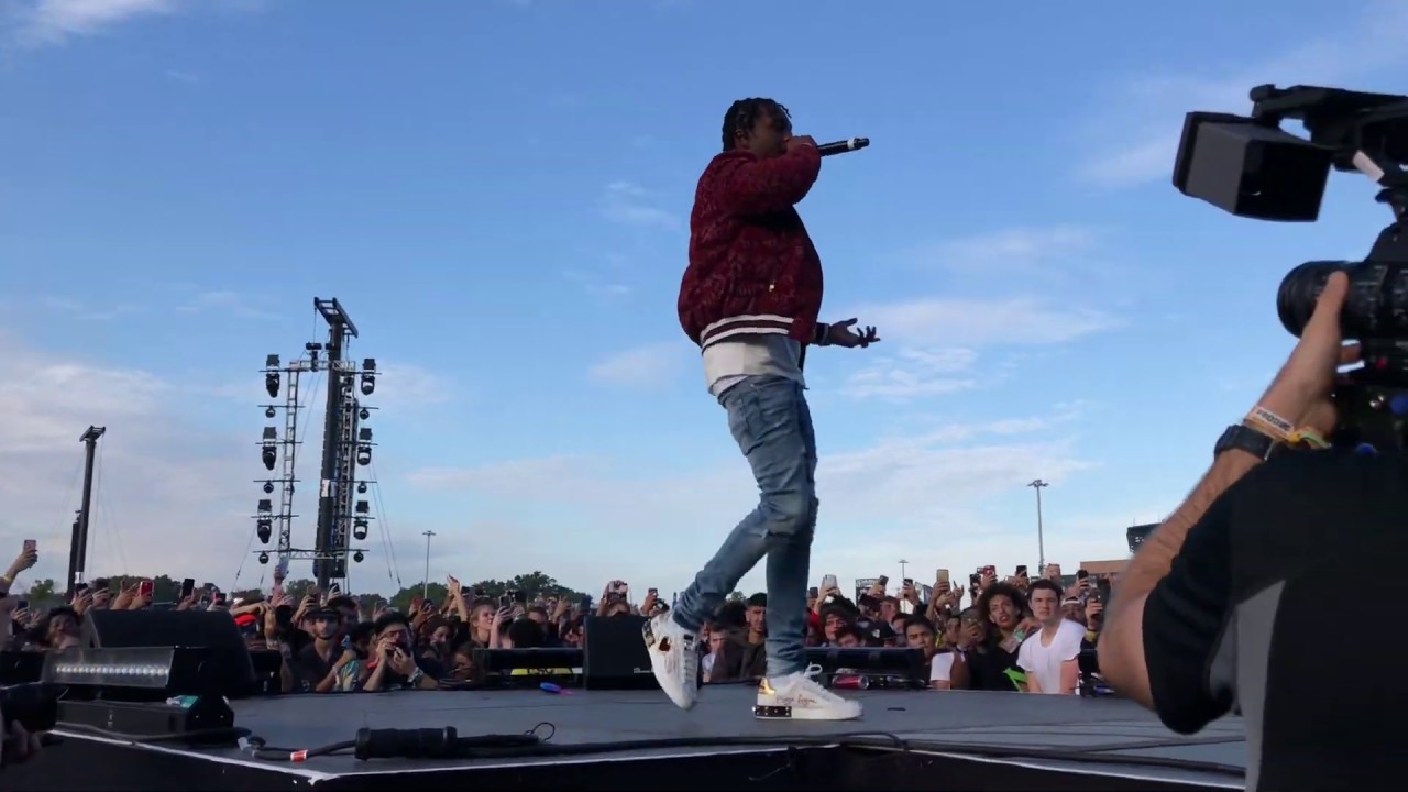 Brothers - Lil Tjay (Live @ Rolling Loud NYC 2019 - Day 1: 10/12) - YouTube