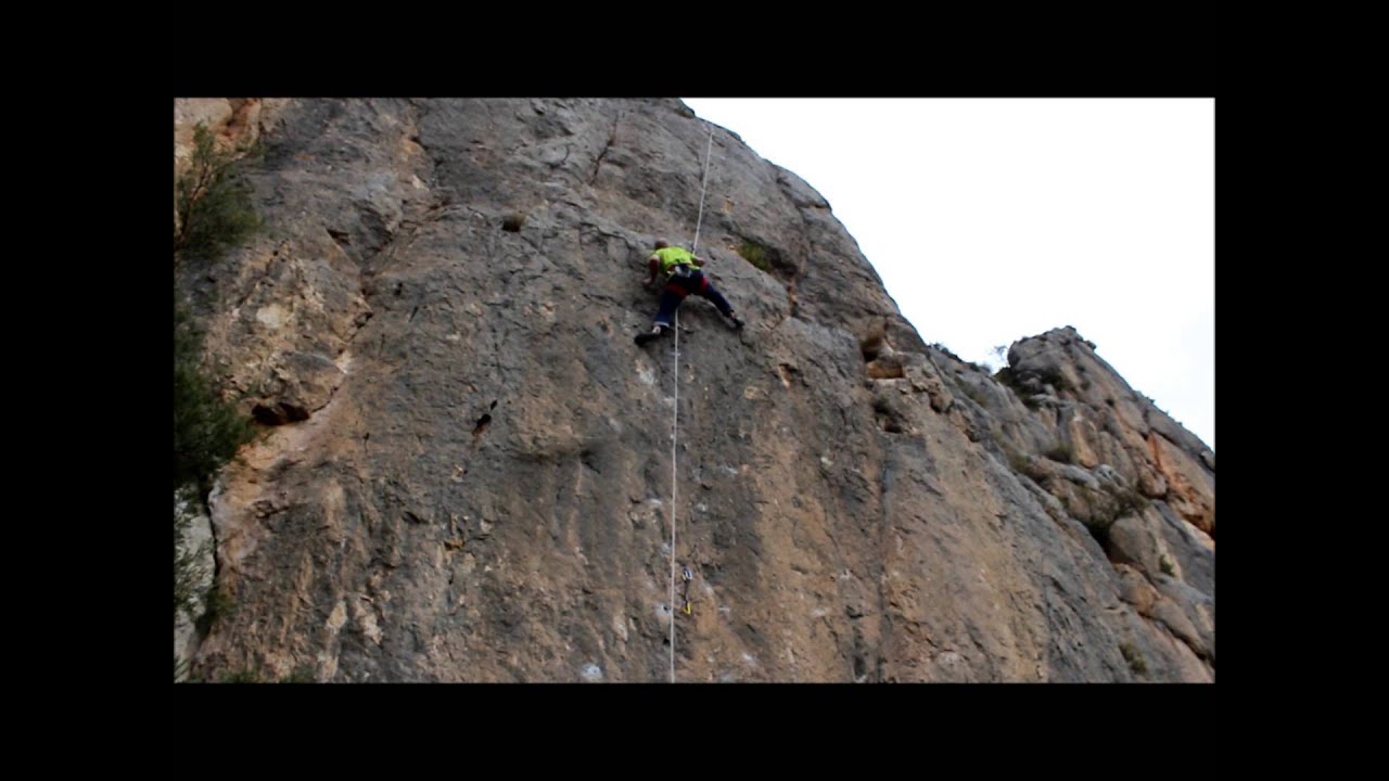 Using a Croll for top roping - YouTube