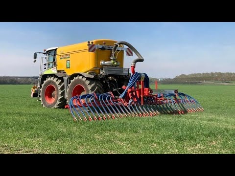 Class xerion 4200 Saddle Trac #tractor #agricultural #famers #viral # ...
