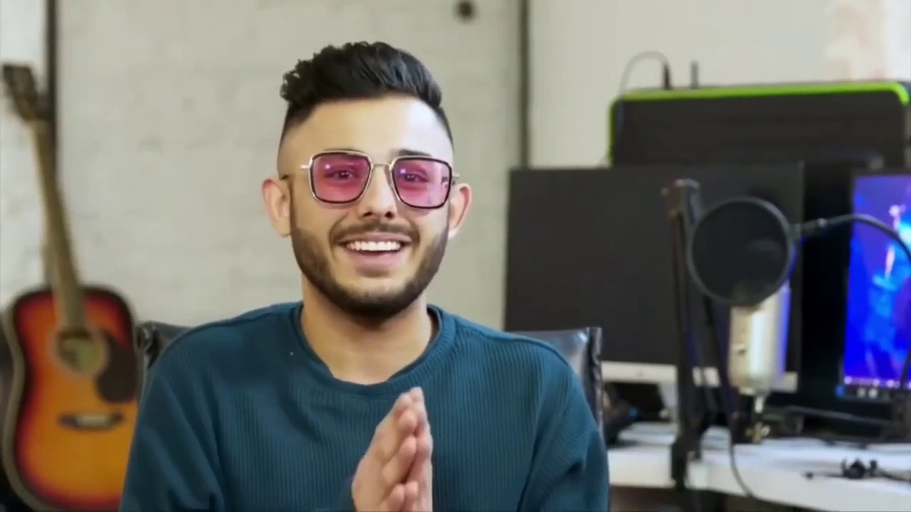 Q & A Session with Carryminati, Gaming Studio & Music Studio Tour - YouTube