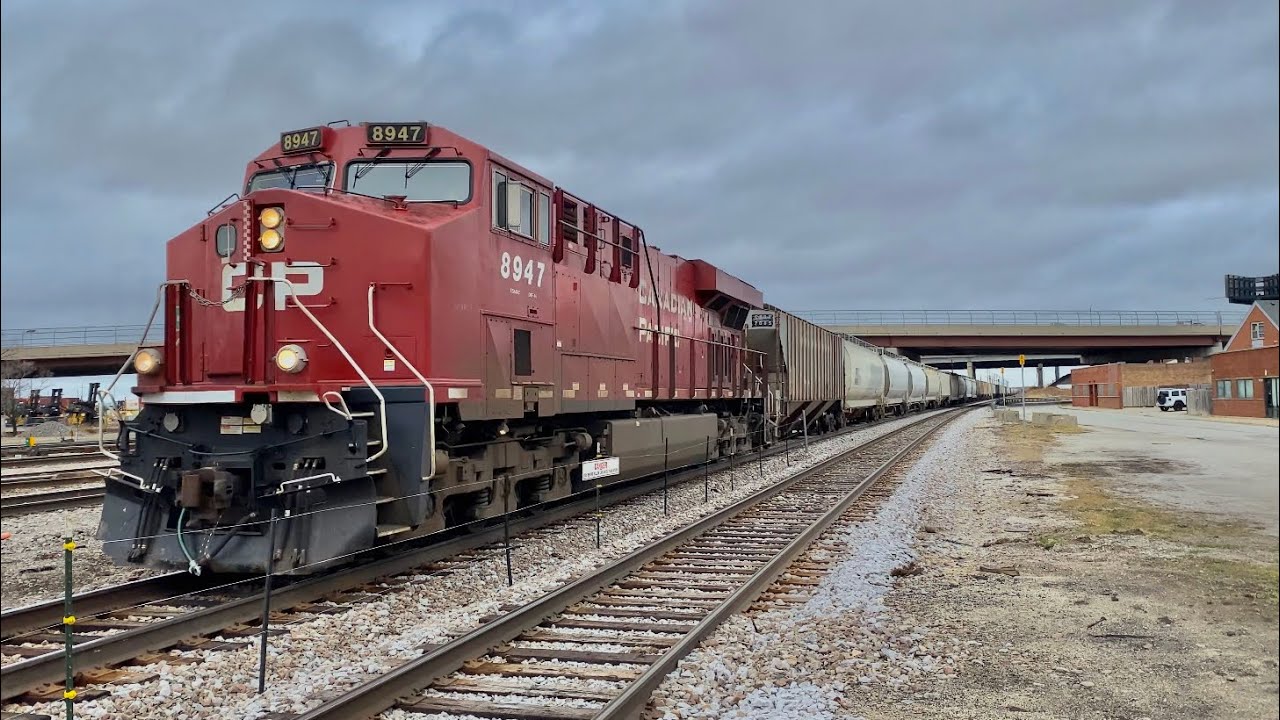 CP 8947 leads through Mannheim - YouTube