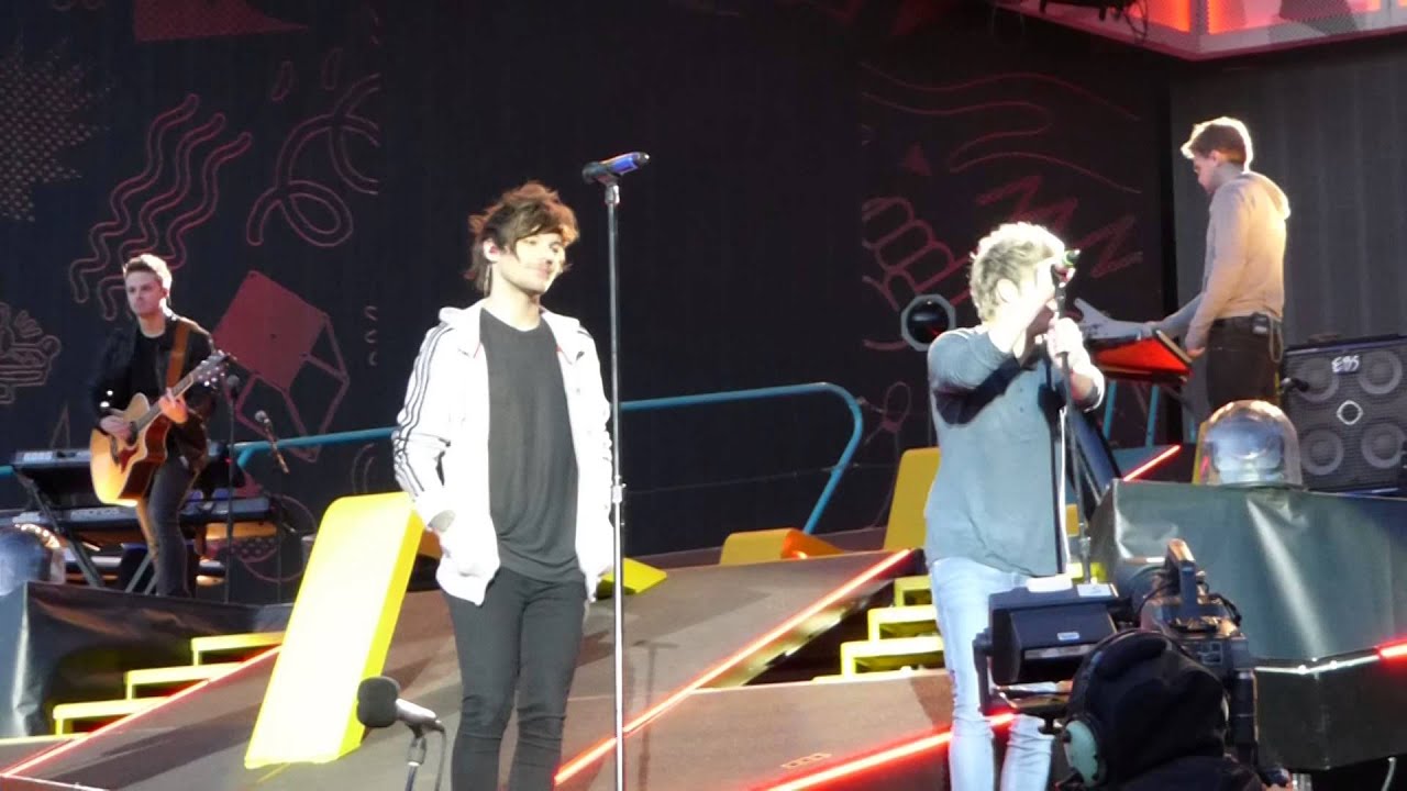 One Direction - Through The Dark + Water fight (Horsens, Denmark 16.06. ...