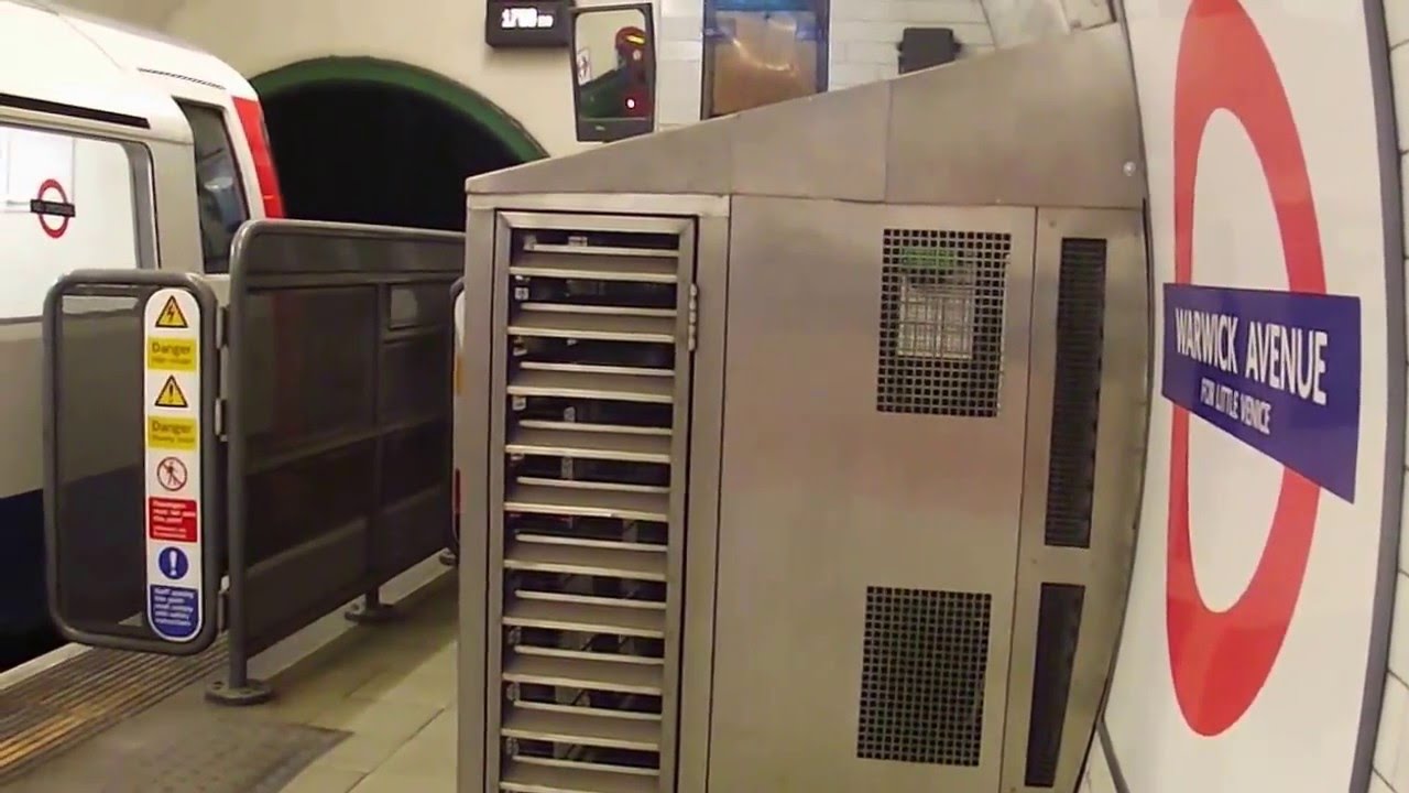 Watch The Bakerloo Line Arrive & Depart Warwick Avenue Tube Station ...