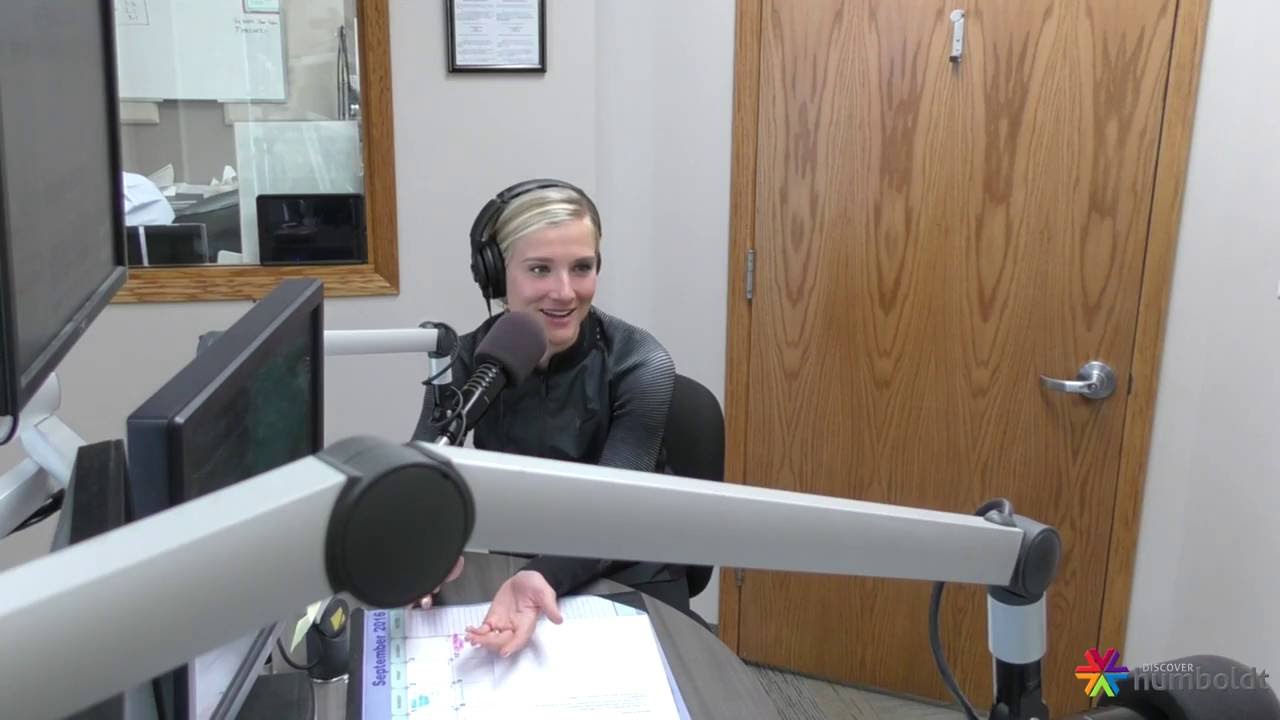 Brianne Theisen-Eaton Explains Olympic Selfie - YouTube