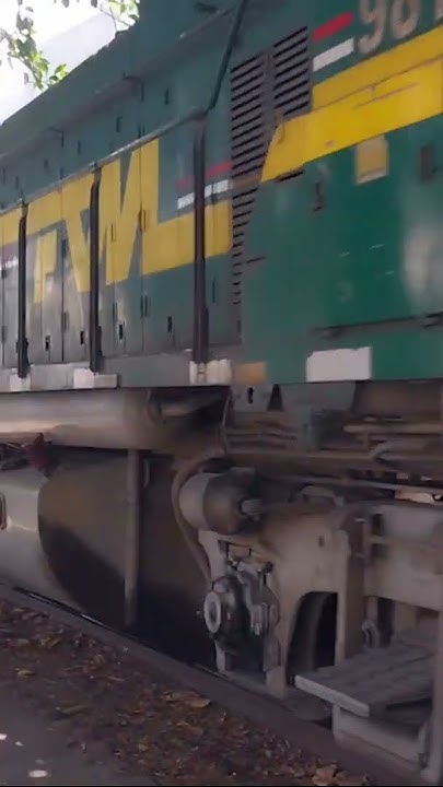 Ferrovalle de regreso con el Servicio peralvillo, FTVM/EMD/MP15AC/9819 con un buen silbato, CMDX ...