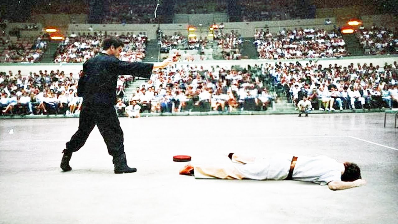 Watch Bruce Lee KNOCK OUT World Heavyweight Karate Champion In Front Of ...