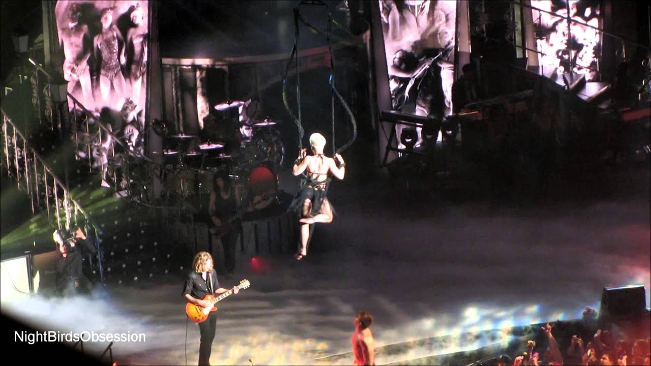 PINK "Try" Madison Square Garden NYC HD 3.22.2013 - YouTube