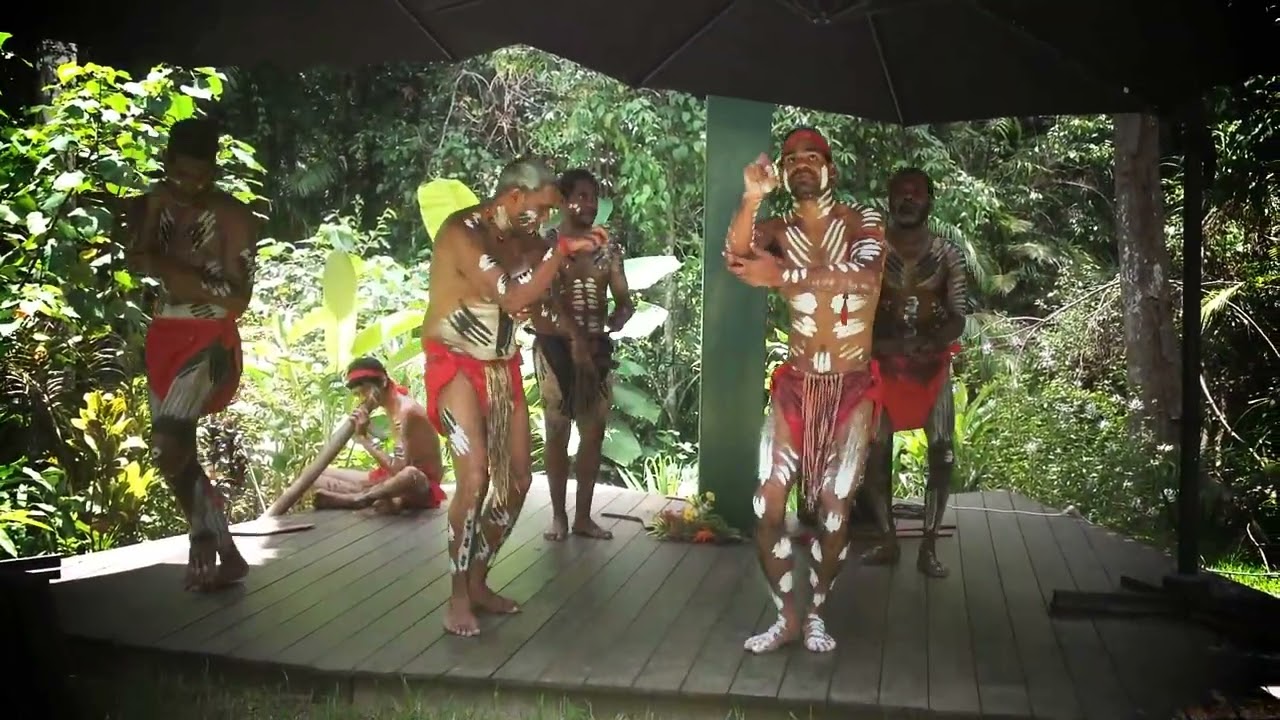 mayi wunba dancers ~ 'bundarra' ~ kuranda original rainforest markets ...