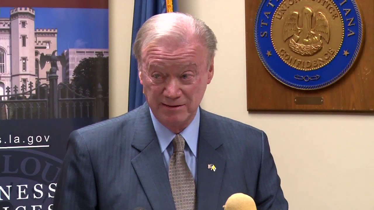 Louisiana Secretary of State decides to stay in office - YouTube