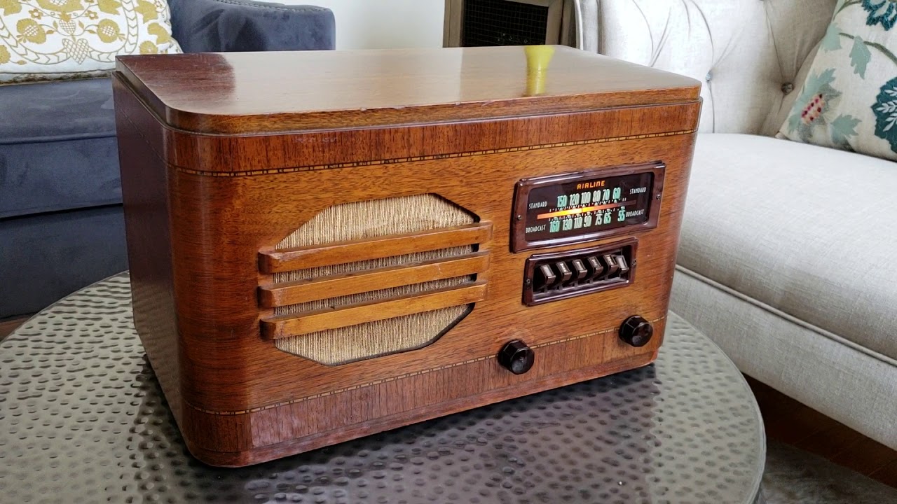 1941 Airline AM Tube Radio - YouTube