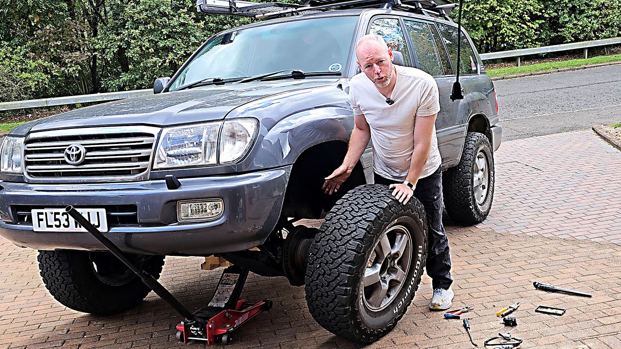 Fixing a common rust problem on the Land Cruiser - YouTube