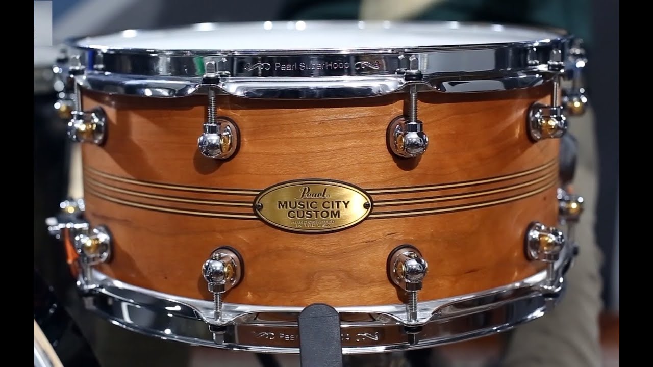 RARÍSSIMA Caixa PEARL Music City Solid Cherry 14x6,5" Made in USA - YouTube