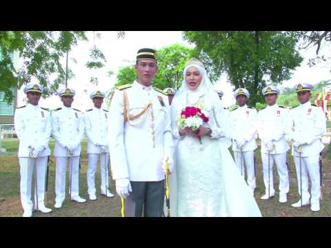 Sayangku Kapten Mukhriz \