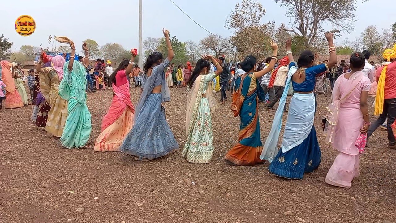 //गांव नौ पटेल चोरी हारु घबराए // timli dance........ - YouTube