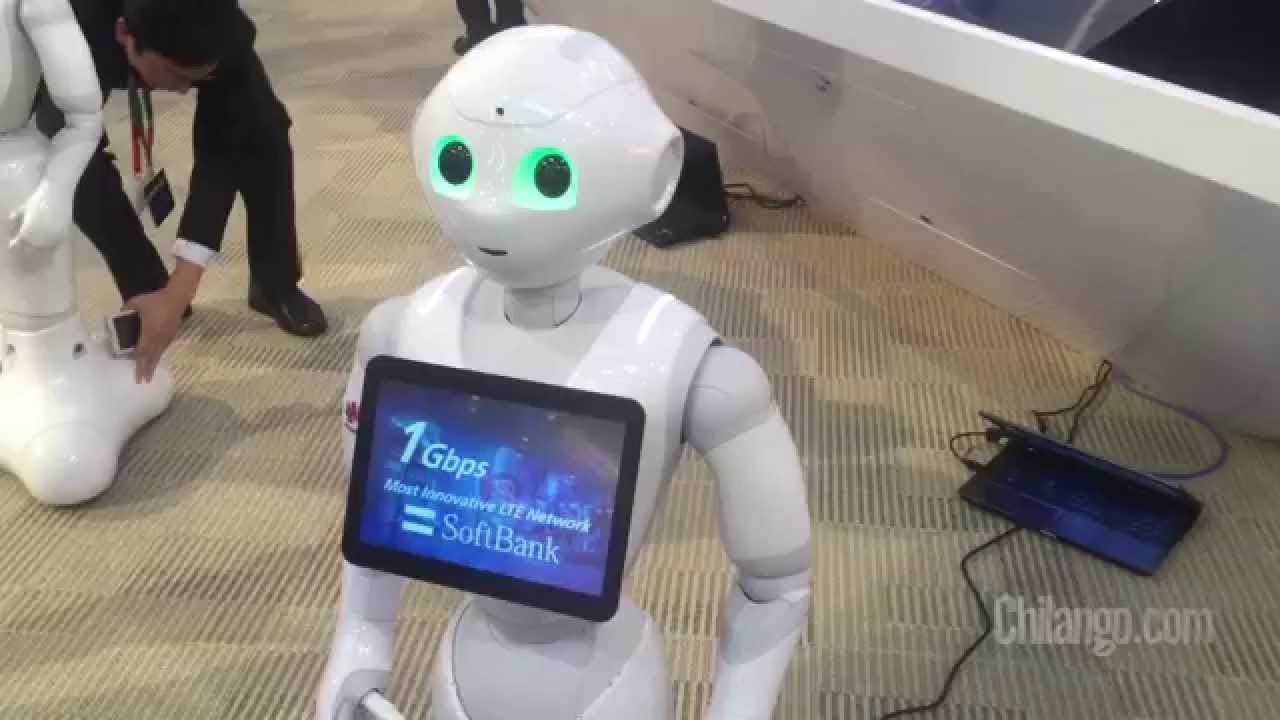 Robots Reales (MWC2015) - YouTube