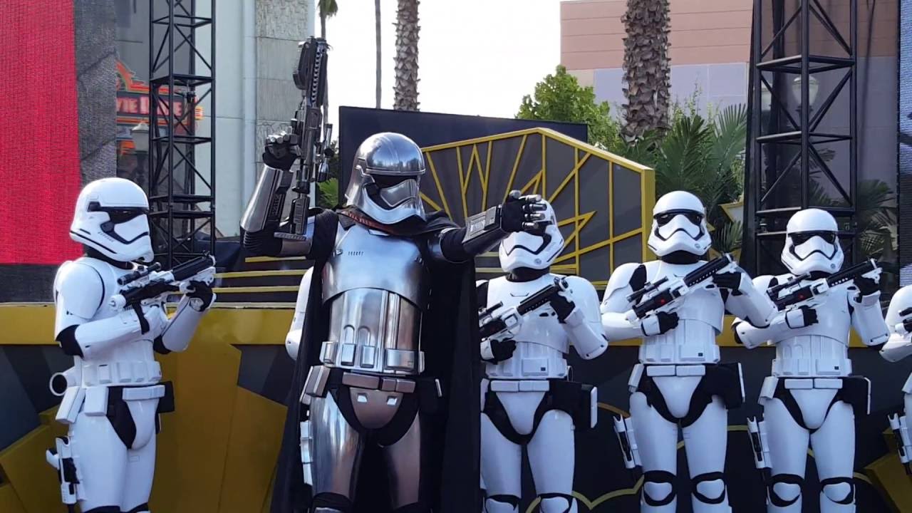 MARCH OF THE FIRST ORDER - Disney's Hollywood Studios (Front Row) - YouTube