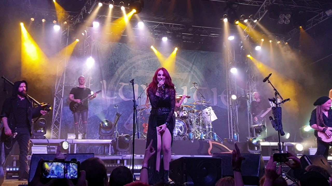Eluveitie - Epona, Budapest 3019-12-06 - YouTube