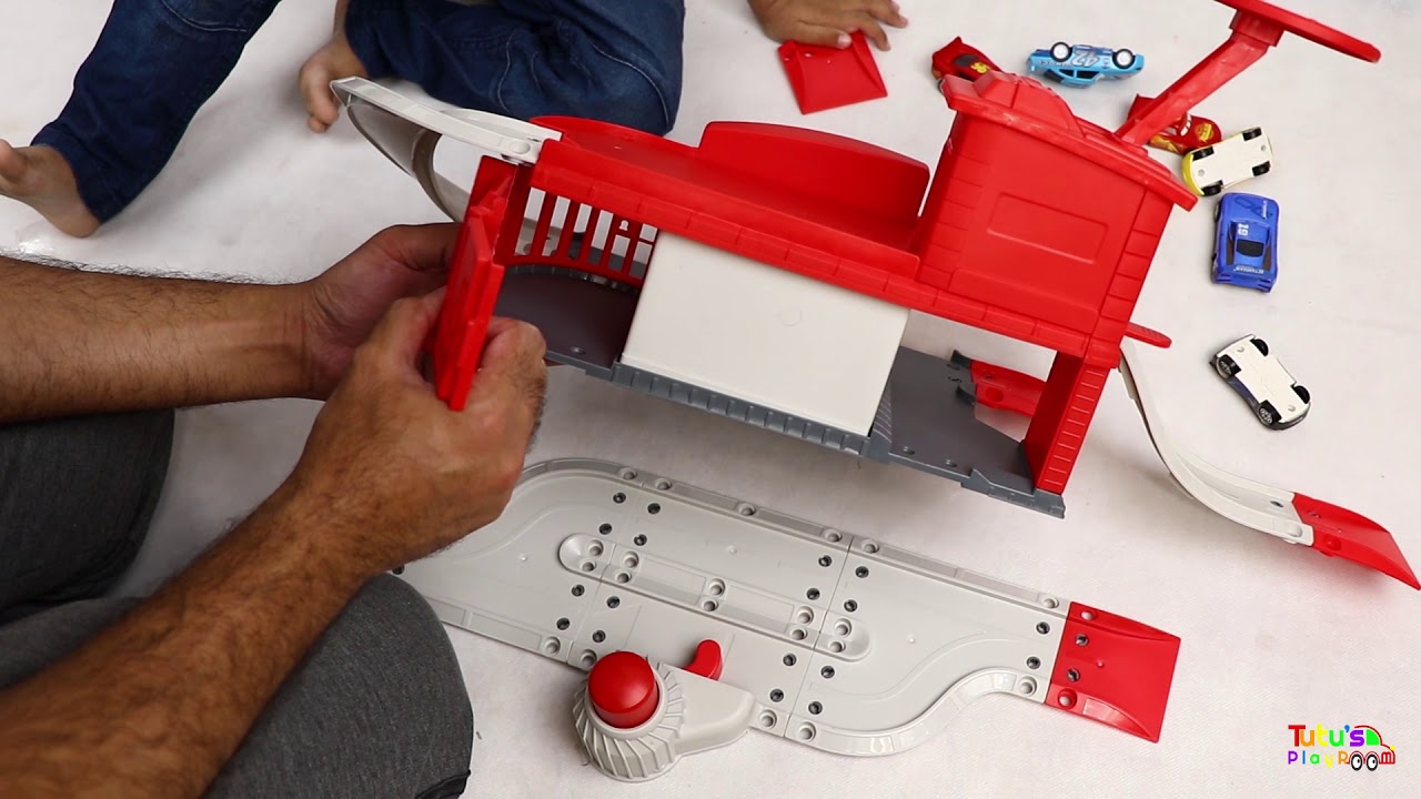 Lightning McQueen - Cars: Push Button Track - Toy Unboxing and Fun Play ...