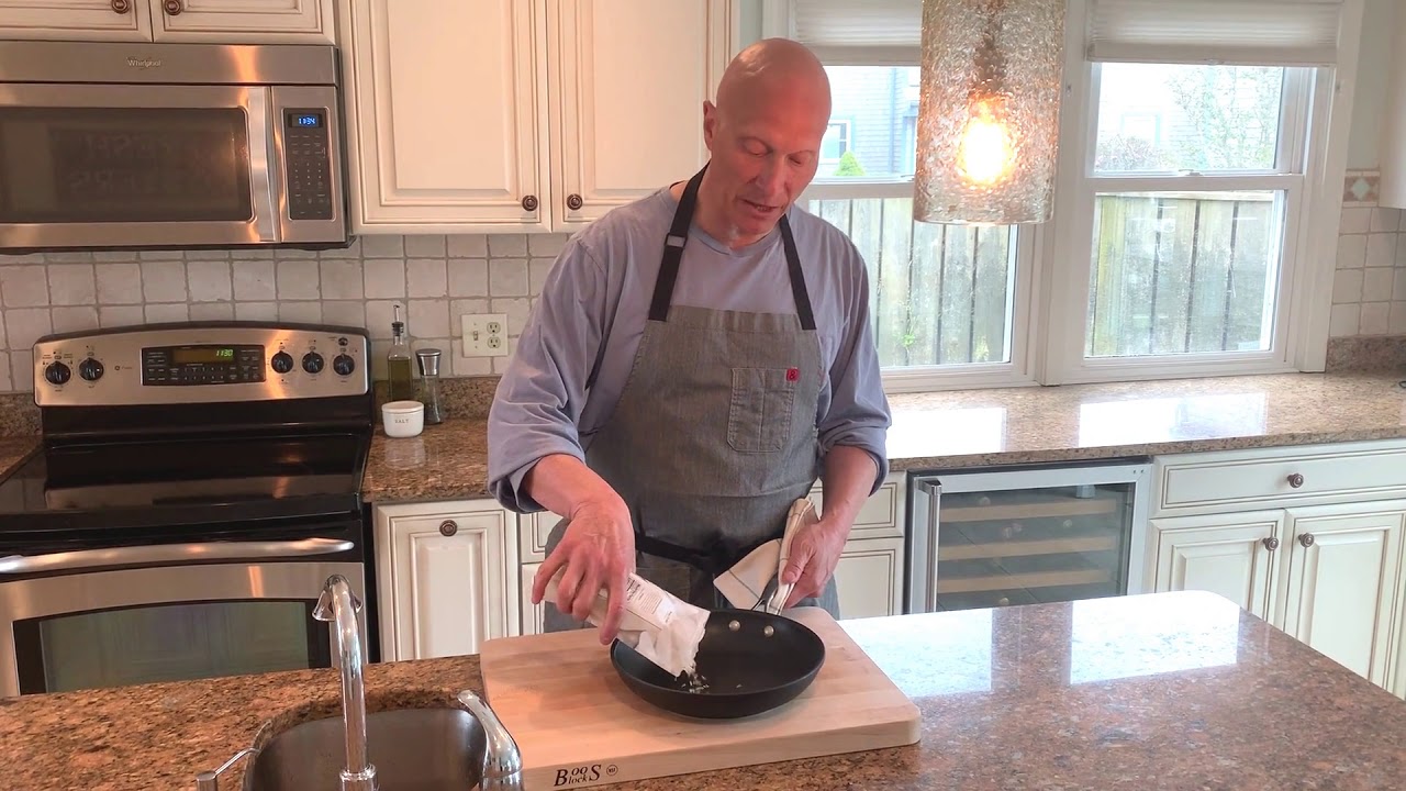 How to master the pan flip and sauté like a pro - YouTube