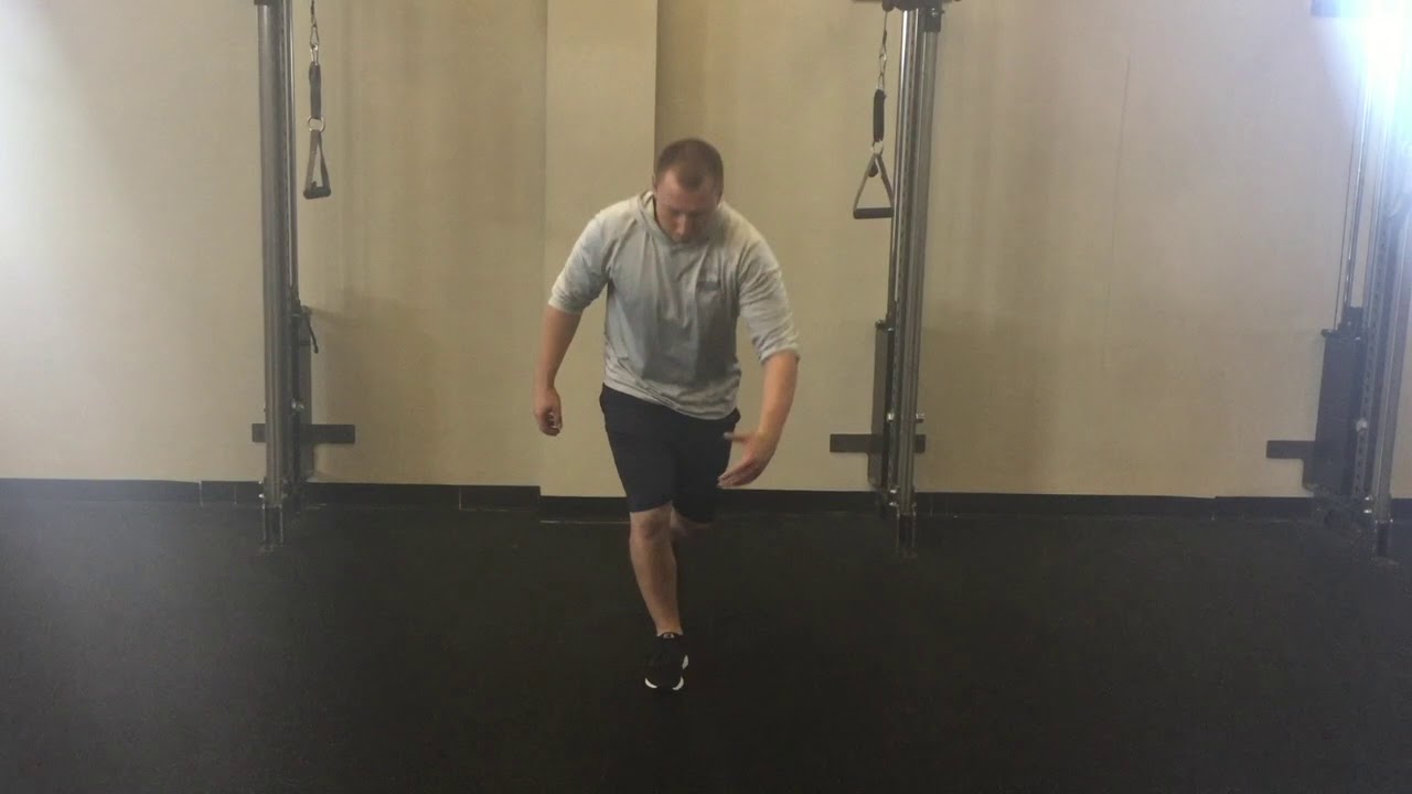 BOWLER SQUAT - YouTube