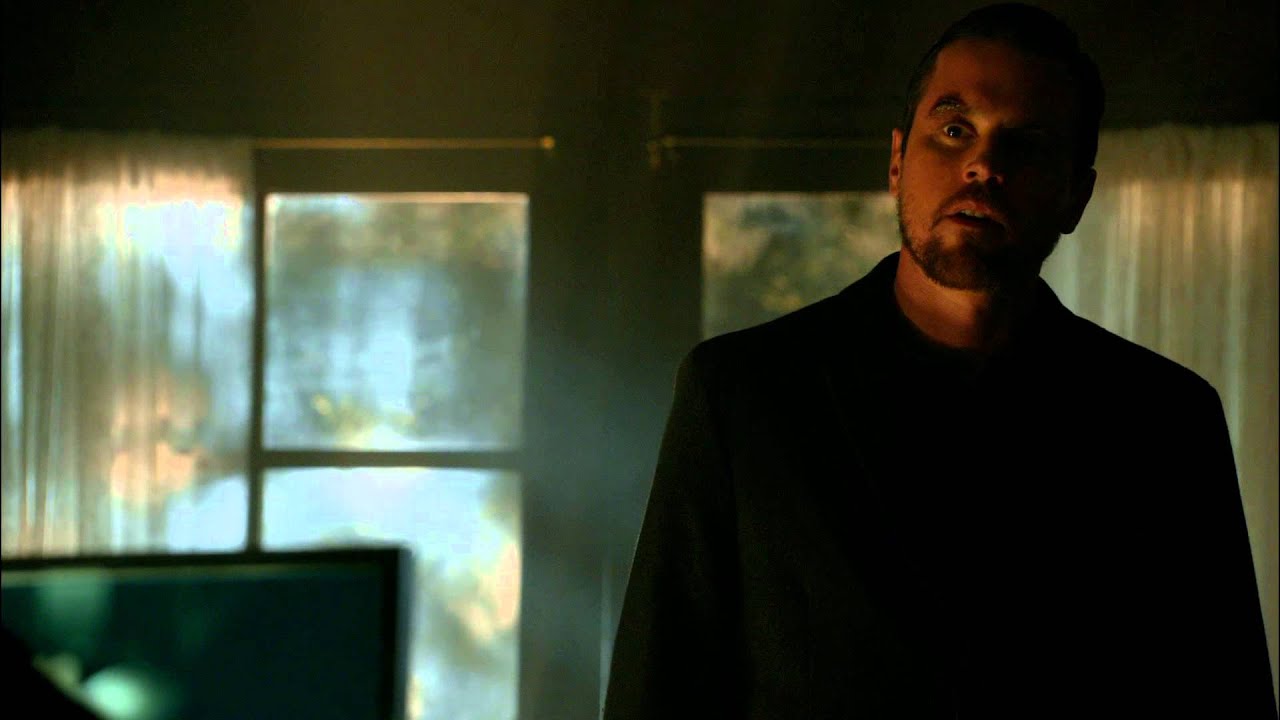 Castle Outsmarts 3XK - YouTube