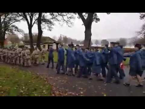 1777 Dumbarton Squadron RAFAC- Rememberance Day parade 2016 - YouTube
