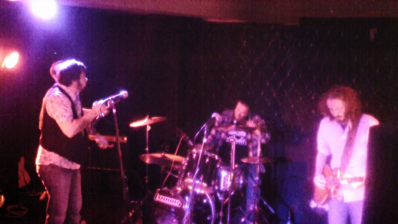 birthday mojo track 1 live@ sat night retro - YouTube