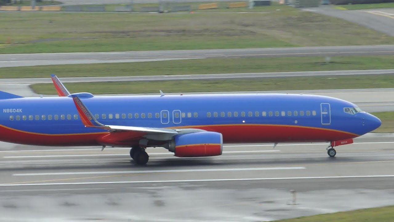 Southwest Airlines Boeing 737-800 [N8604K] takeoff from PDX - YouTube