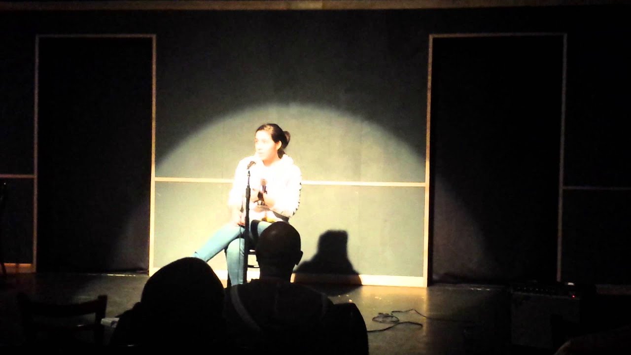 Victoria Reynoso- Second City Stand Up - YouTube