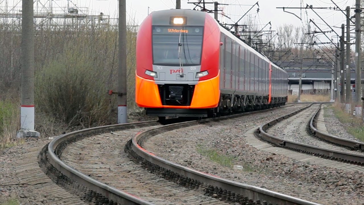 [RZD] ES1-001 and ES1-022 «Lastochka» EMU, Velikiy Novgorod - YouTube