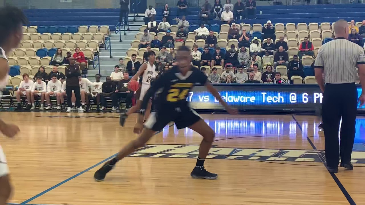 Opening tip Cristo Rey/Park basketball MIAA C final 03/23/20 - YouTube