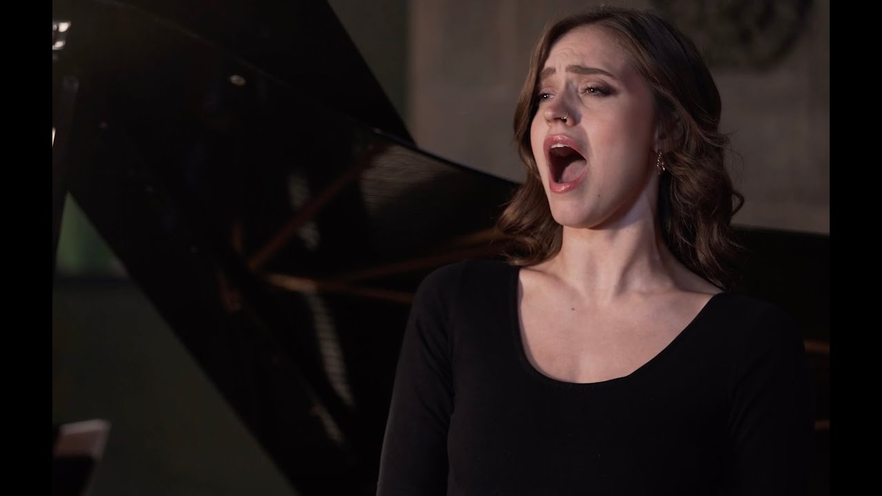 GREEN ROOM: Canadian Soprano Elena Howard-Scott - YouTube