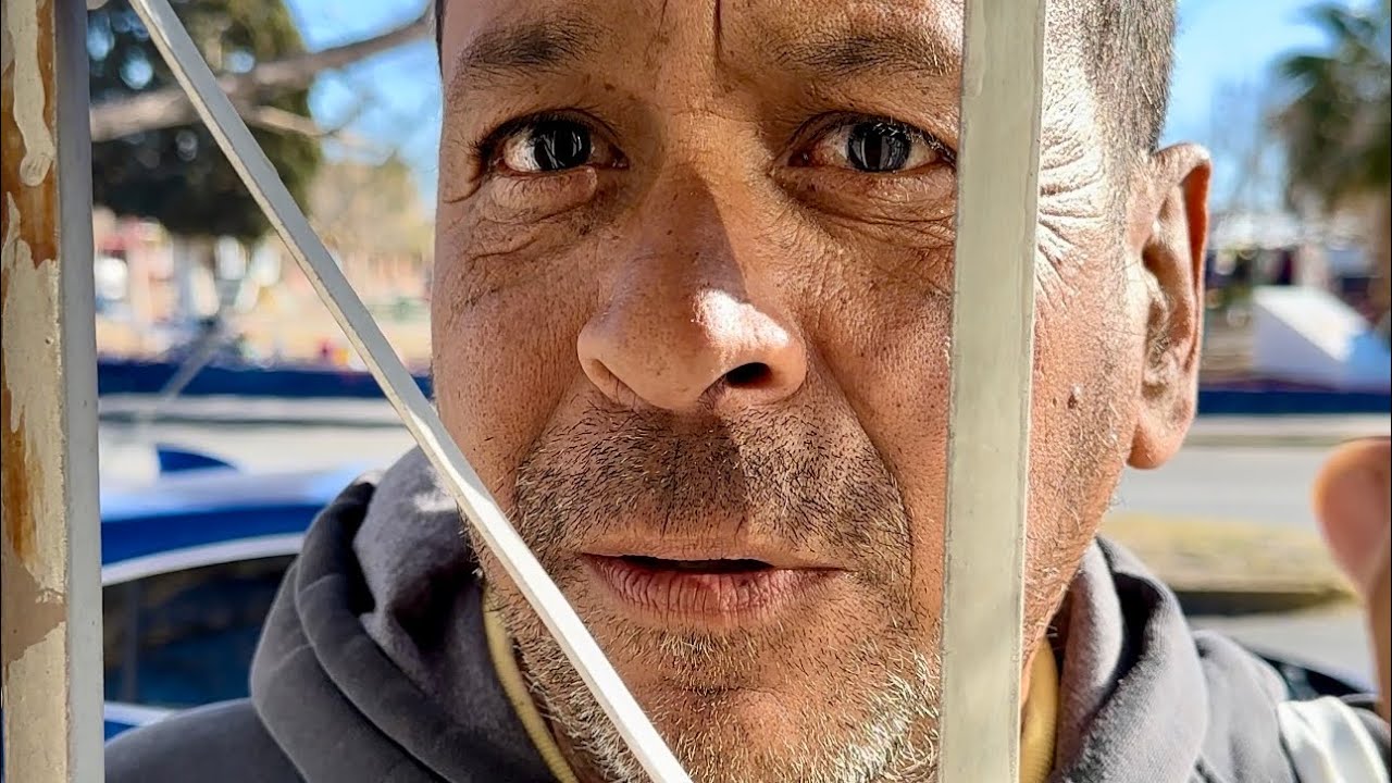 El Tony Adame NO ME DEJA EN PAZ - YouTube