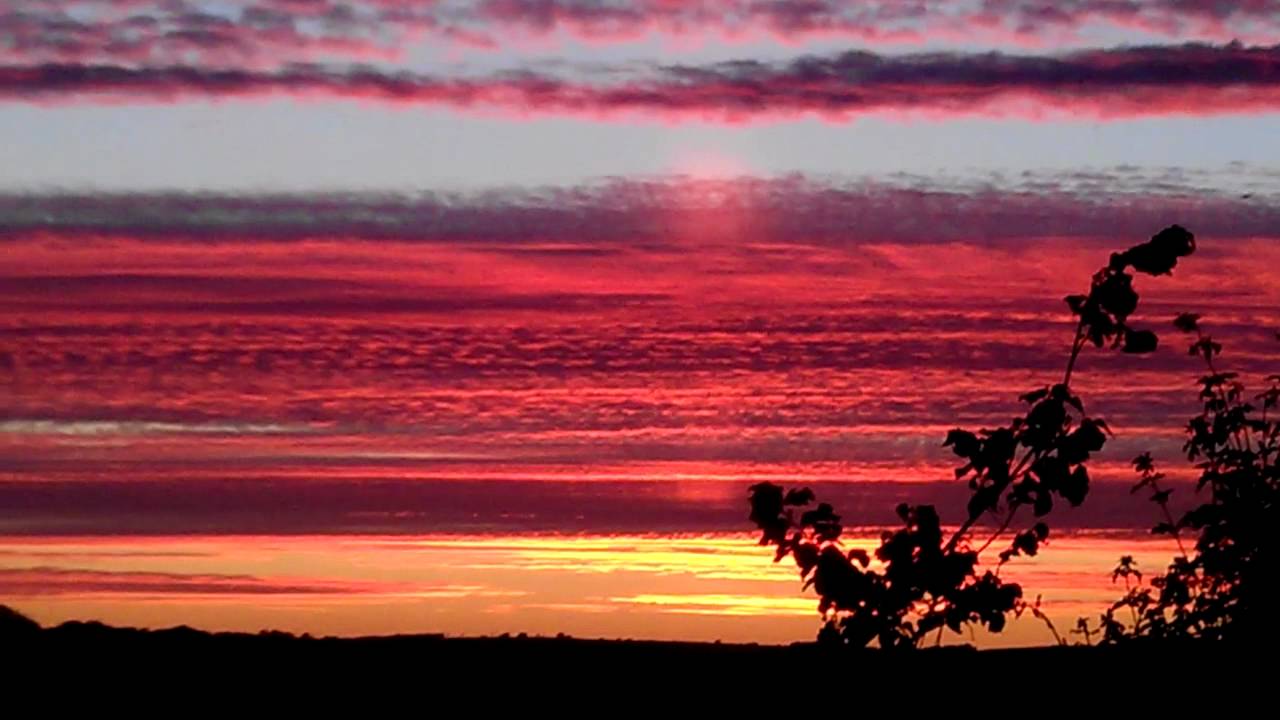Amazing Blood Red Sky - YouTube