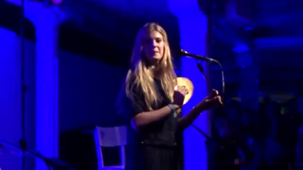 Emma Bale - All i want (cd voorstelling 30-09-2015) - YouTube