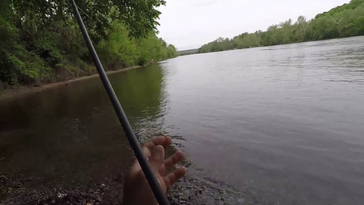 Neosho River Paddlefish Fishing - YouTube