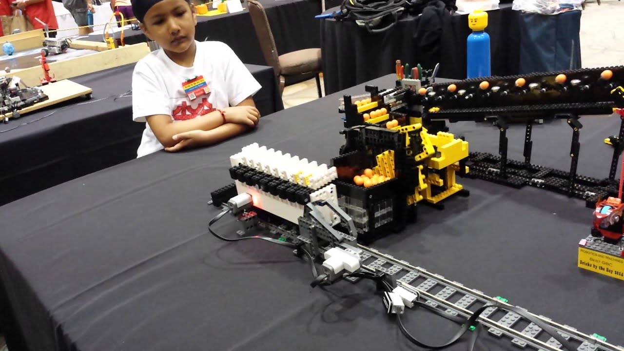 Lego Rube Goldberg machine from 2014 Bricks by the Bay LegoCon - YouTube