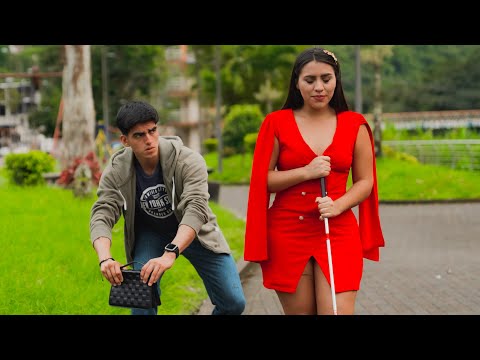 Bir Hırsız, Görme Engelli Bir Kadının Hayatını Değiştiriyor