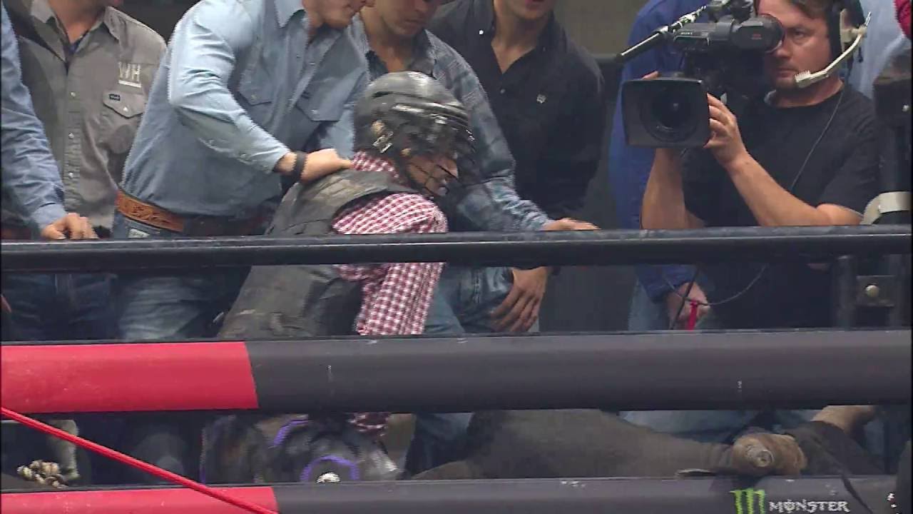 Brady Oleson wins $20,000 on Liquid Fire (PBR) - YouTube