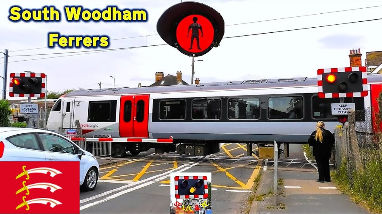 Halogen Pedestrian Lights | South Woodham Ferrers Level Crossing, Essex ...
