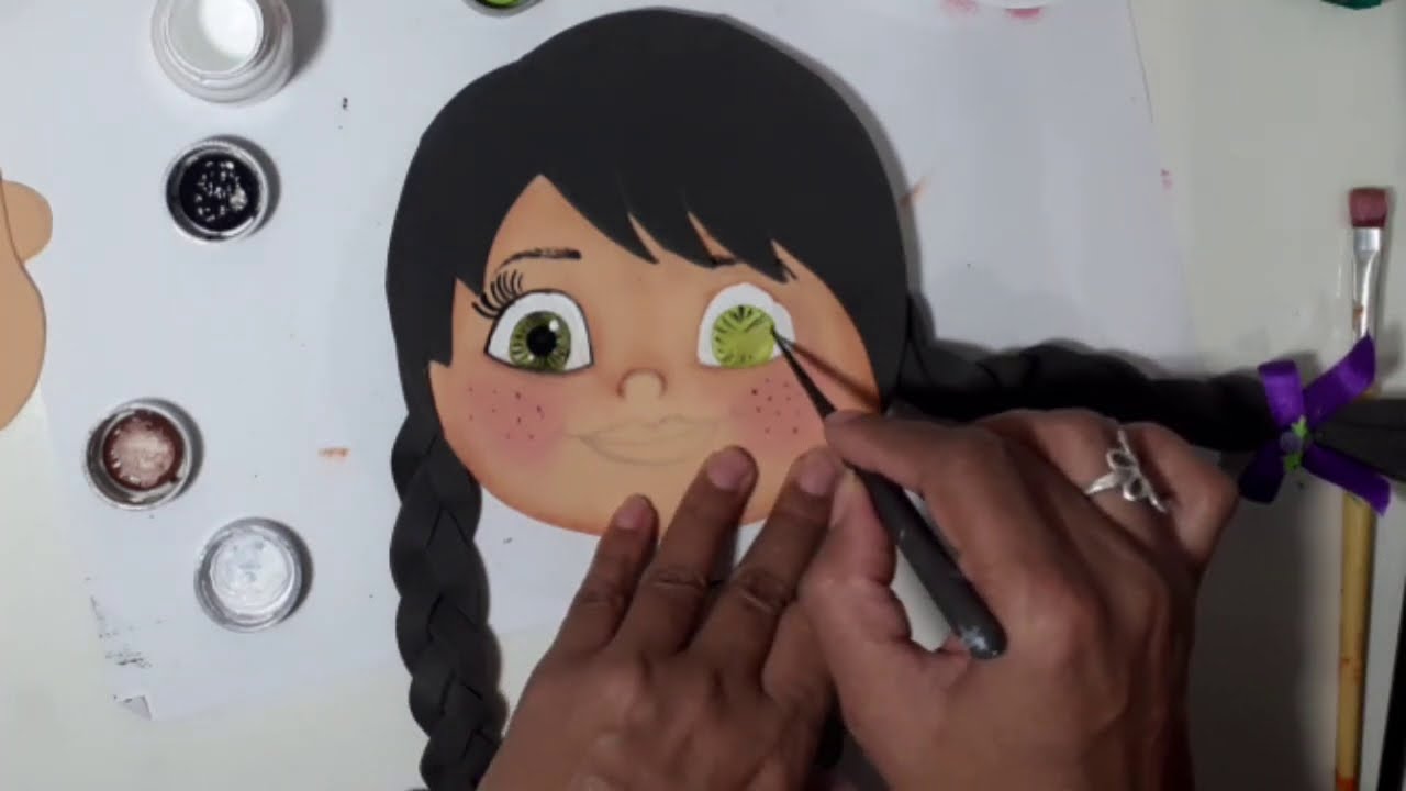 Como fazer boneca em eva DIY - AULA 2/3 Pintando o rosto da MENINA DE ...