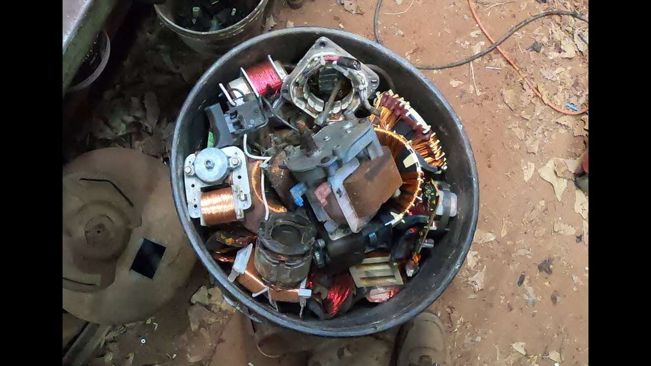 Scrapping a bucket full of small stuff for clean copper - YouTube