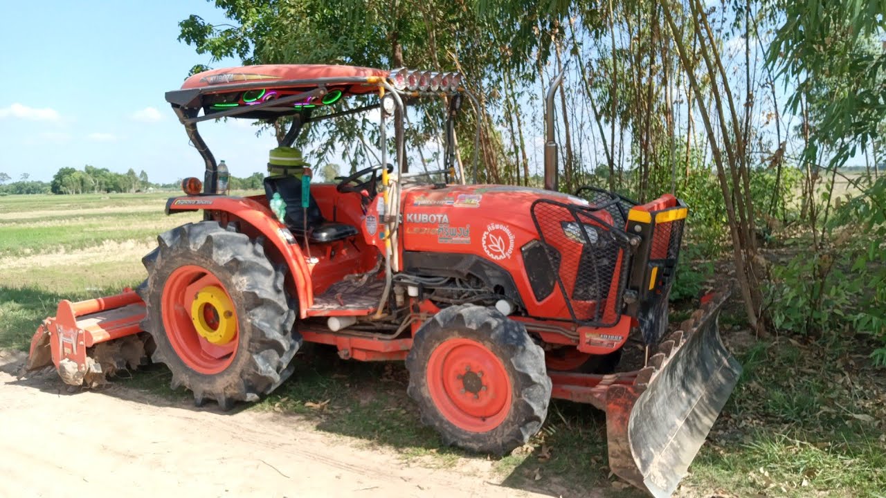 รีวิวรถไถ...คูโบต้าl 5018 ติดเครื่องเสียงตรงรุ่นฟังไปชิวๆ..สนใจติดต่อ Aphisit Jantharak 🙏🙏🙏 ...
